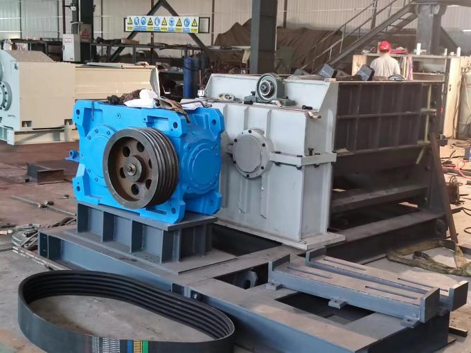 Double Tooth Roller Crusher Machine Full Automatic For Tunnel Kiln Plant