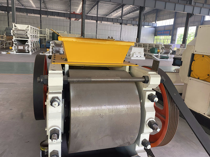 GS1412 Clay Brick Production Line Roller Crusher Raw Material ...